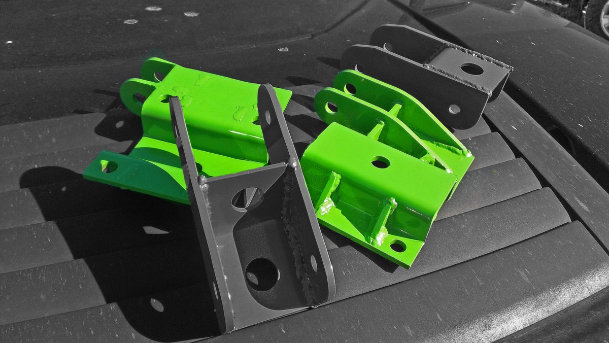 H3 Hummer High Clearance Leaf Spring Mounts – Schwarttzy